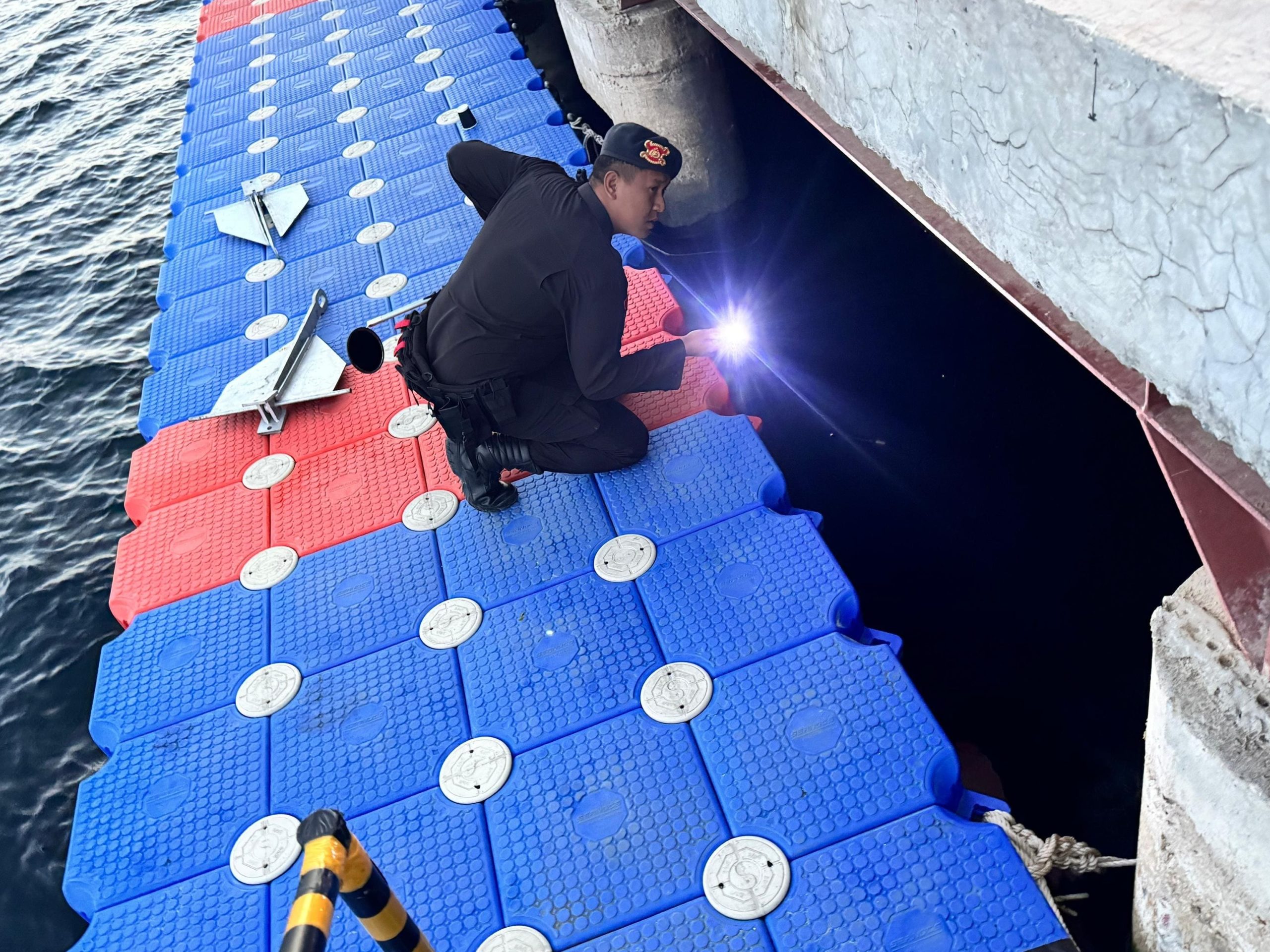 Jibom Brimob Polda Sumut Sterilisasi Venue, Area VIP Atlet F1 Powerboat